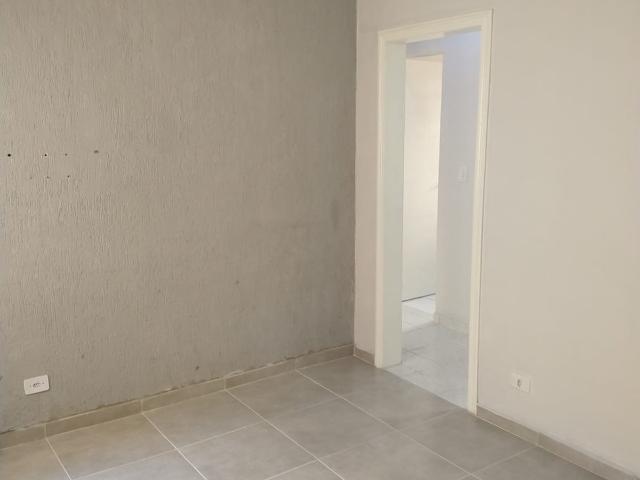 Apartamento para Aluguel com 2 quartos por R$ 1.250