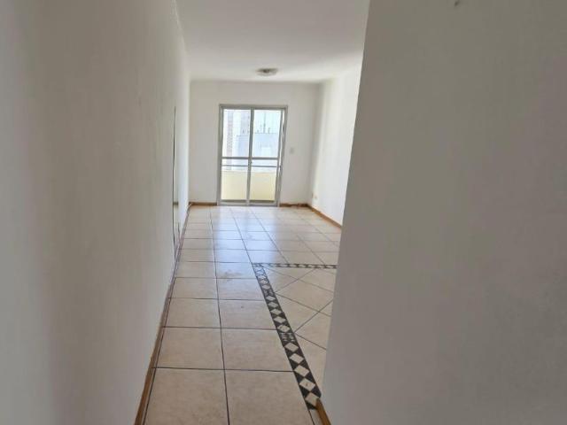 Apartamento para Aluguel com 3 quartos, 65 m² por R$ 2.500
