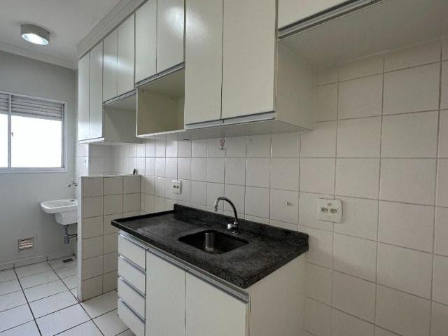 Apartamento para Aluguel com 3 quartos, 69 m² por R$ 2.200