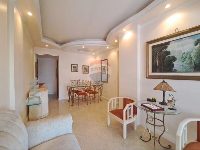 Apartamento para Aluguel com 3 quartos, 73 m² por R$ 2.400