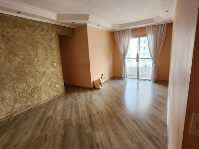 Apartamento para Aluguel com 3 quartos, 84 m² por R$ 3.000