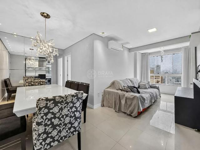 Apartamento para Aluguel com 3 quartos, 84 m² por R$ 5.700