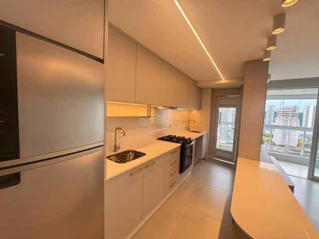 Apartamento para Aluguel com 3 quartos, 90 m² por R$ 6.800
