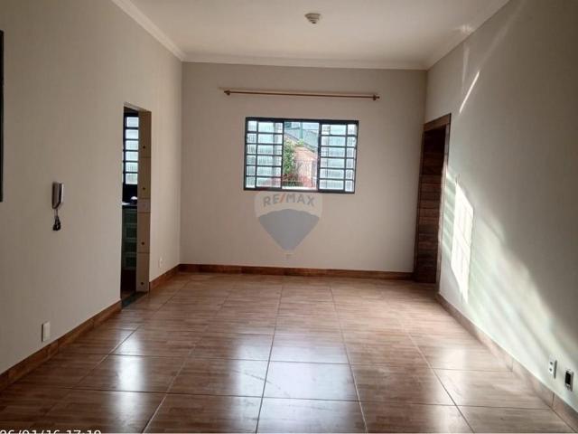 Apartamento para Aluguel com 3 quartos, 94 m² por R$ 2.350