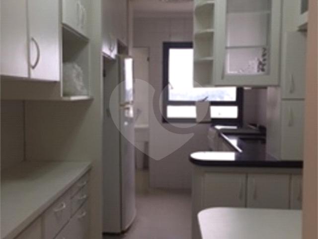Apartamento para Aluguel com 3 quartos, 100 m² por R$ 4.000