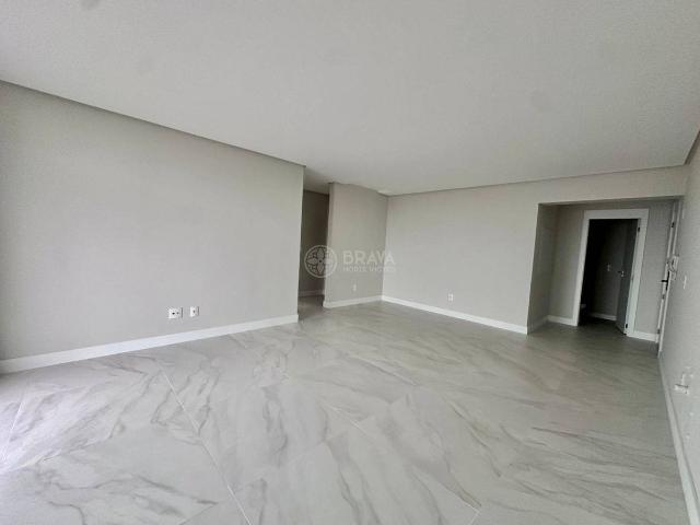 Apartamento para Aluguel com 3 quartos, 102 m² por R$ 9.500