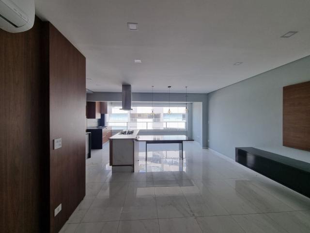 Apartamento para Aluguel com 3 quartos, 104 m² por R$ 8.530