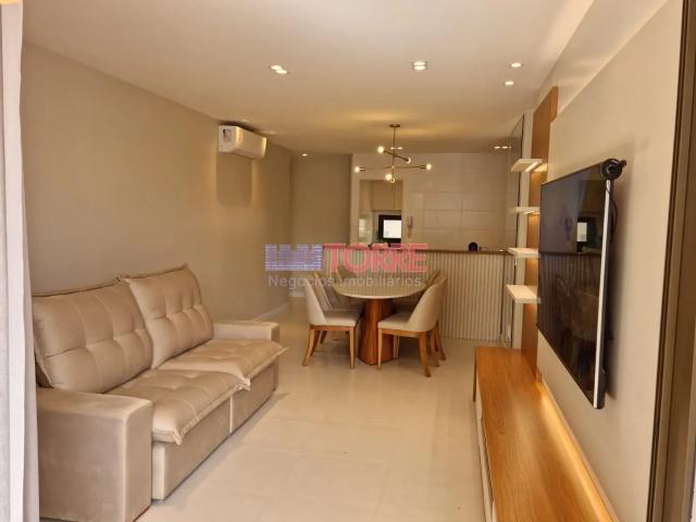 Apartamento para Aluguel com 3 quartos, 105 m² por R$ 8.000