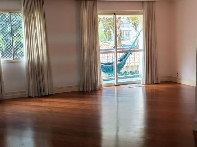 Apartamento para Aluguel com 3 quartos, 110 m² por R$ 5.500