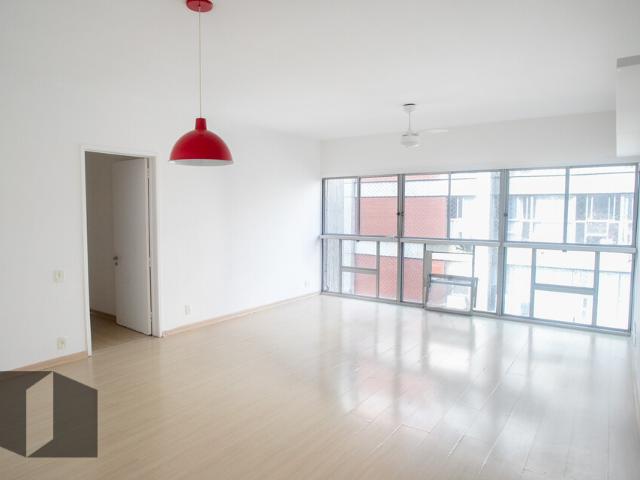 Apartamento para Aluguel com 3 quartos, 110 m² por R$ 7.500