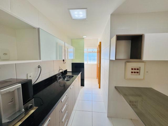 Apartamento para Aluguel com 3 quartos, 110 m² por R$ 8.000
