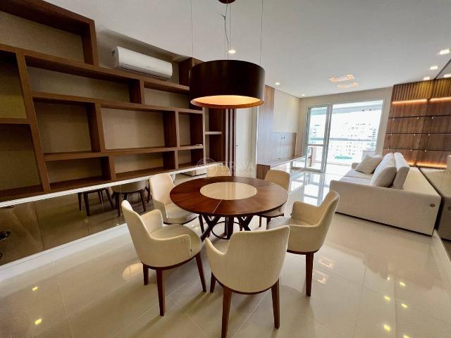 Apartamento para Aluguel com 3 quartos, 111 m² por R$ 11.000