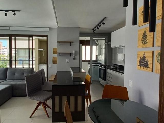 Apartamento para Aluguel com 3 quartos, 113 m² por R$ 8.200