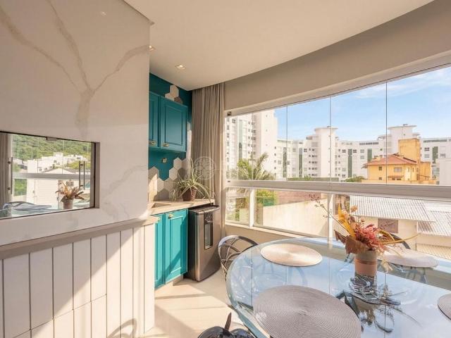 Apartamento para Aluguel com 3 quartos, 115 m² por R$ 10.000