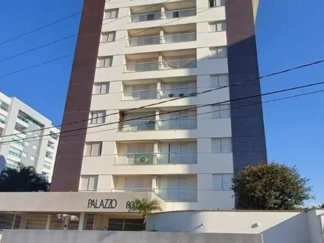 Apartamento para Aluguel com 3 quartos, 117 m² por R$ 3.000