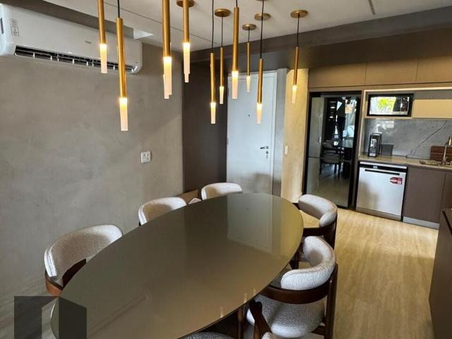 Apartamento para Aluguel com 3 quartos, 119 m² por R$ 20.000