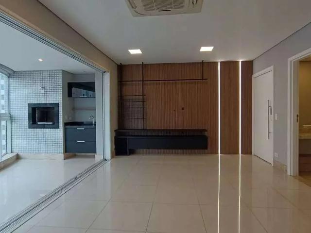 Apartamento para Aluguel com 3 quartos, 122 m² por R$ 6.200