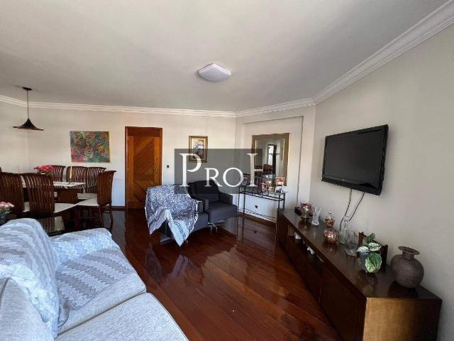 Apartamento para Aluguel com 3 quartos, 123 m² por R$ 3.000