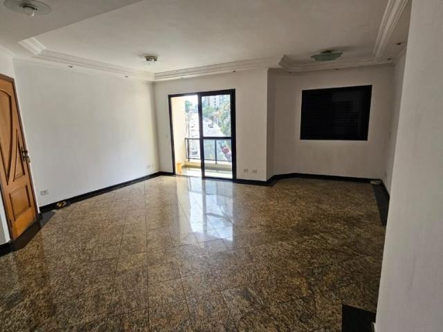 Apartamento para Aluguel com 3 quartos, 125 m² por R$ 2.500