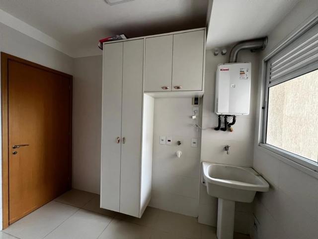 Apartamento para Aluguel com 3 quartos, 125 m² por R$ 3.800