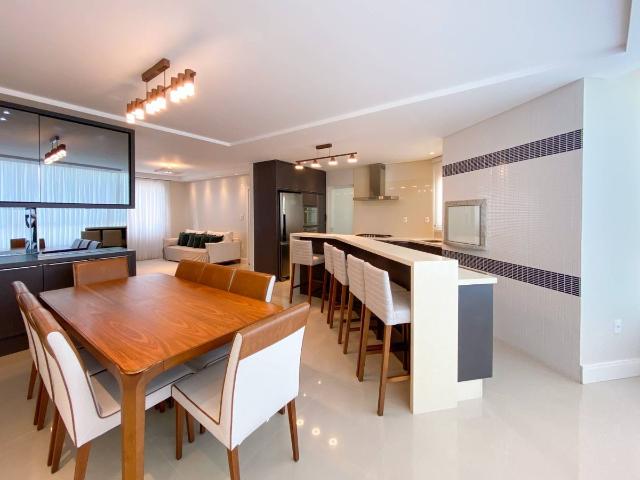 Apartamento para Aluguel com 3 quartos, 130 m² por R$ 11.000