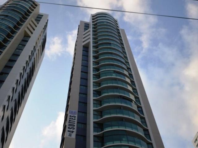 Apartamento para Aluguel com 3 quartos, 135 m² por R$ 10.000