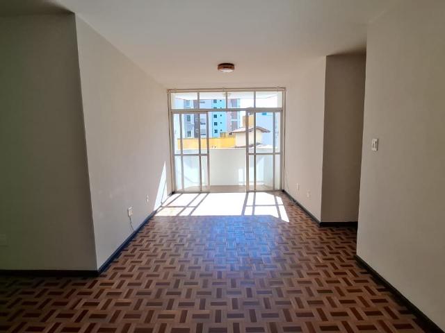 Apartamento para Aluguel com 3 quartos, 136 m² por R$ 4.000
