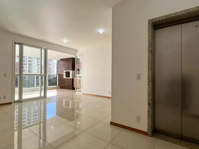 Apartamento para Aluguel com 3 quartos, 136 m² por R$ 6.000