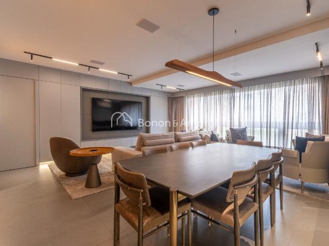 Apartamento para Aluguel com 3 quartos, 140 m² por R$ 20.000