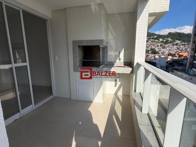 Apartamento para Aluguel com 3 quartos, 145 m² por R$ 6.000