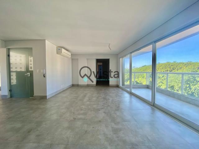 Apartamento para Aluguel com 3 quartos, 146 m² por R$ 8.000