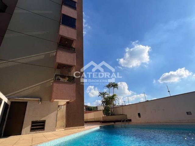 Apartamento para Aluguel com 3 quartos, 147 m² por R$ 3.000