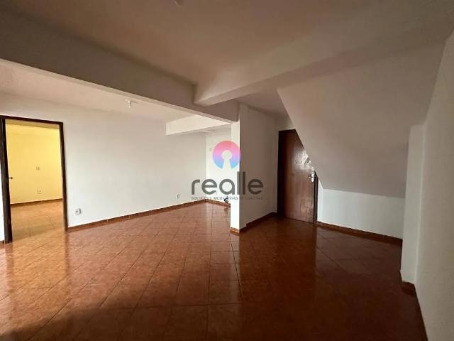 Apartamento para Aluguel com 3 quartos, 148 m² por R$ 2.000