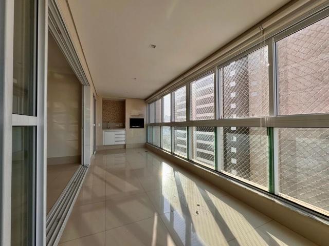 Apartamento para Aluguel com 3 quartos, 150 m² por R$ 4.000