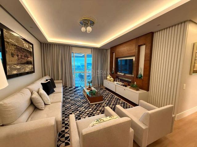 Apartamento para Aluguel com 3 quartos, 152 m² por R$ 11.500
