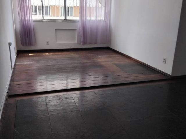 Apartamento para Aluguel com 3 quartos, 152 m² por R$ 1.800