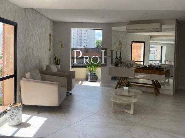 Apartamento para Aluguel com 3 quartos, 156 m² por R$ 8.000