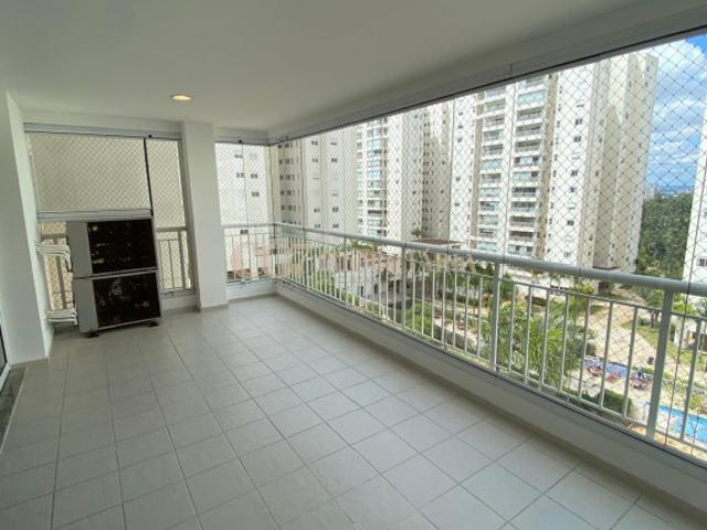 Apartamento para Aluguel com 3 quartos, 158 m² por R$ 9.000