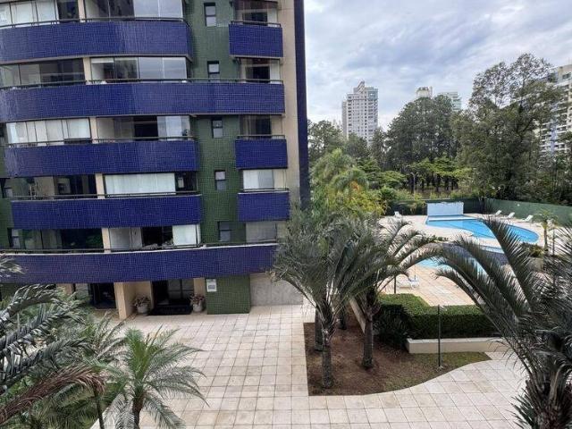 Apartamento para Aluguel com 3 quartos, 160 m² por R$ 7.810