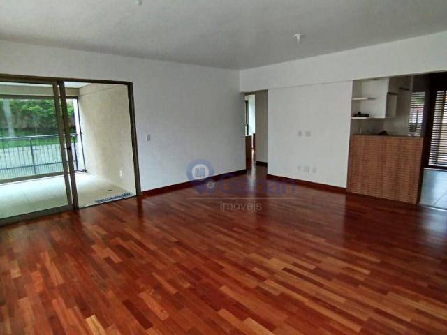 Apartamento para Aluguel com 3 quartos, 160 m² por R$ 7.990