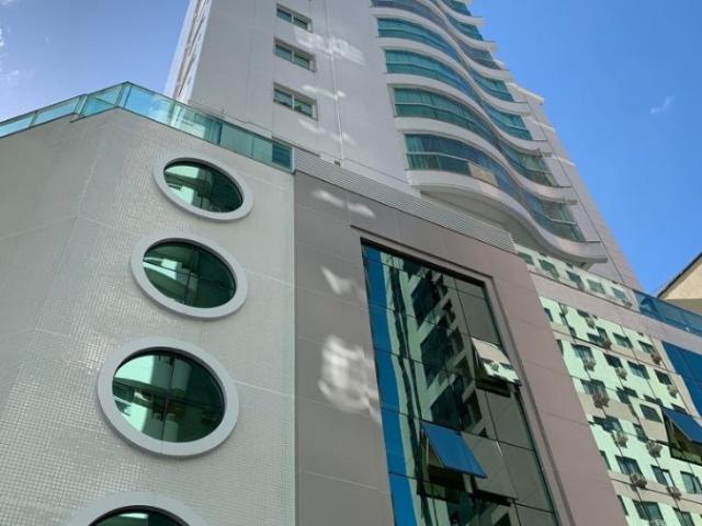 Apartamento para Aluguel com 3 quartos, 160 m² por R$ 9.800