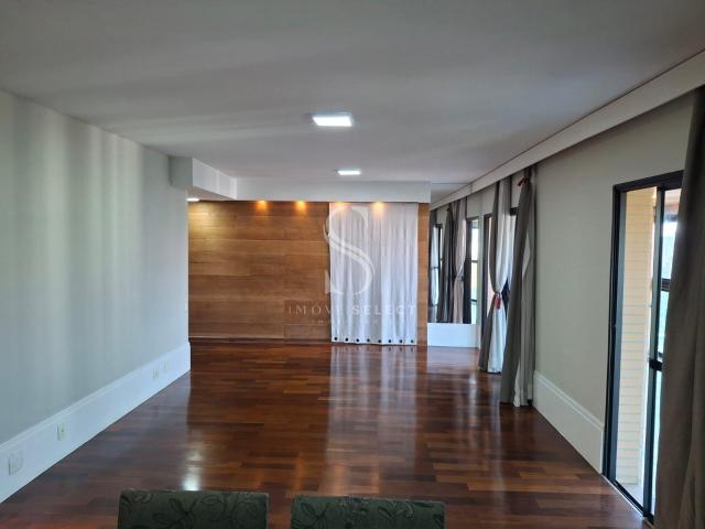 Apartamento para Aluguel com 3 quartos, 160 m² por R$ 15.000