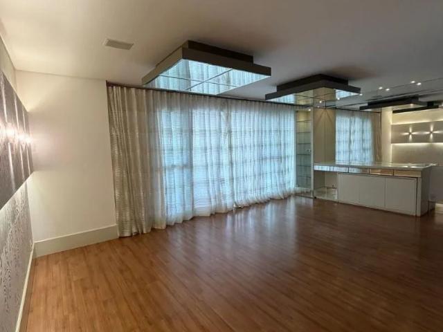 Apartamento para Aluguel com 3 quartos, 161 m² por R$ 6.200