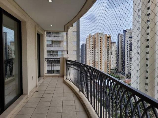 Apartamento para Aluguel com 3 quartos, 165 m² por R$ 6.000