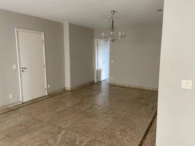 Apartamento para Aluguel com 3 quartos, 165 m² por R$ 9.050