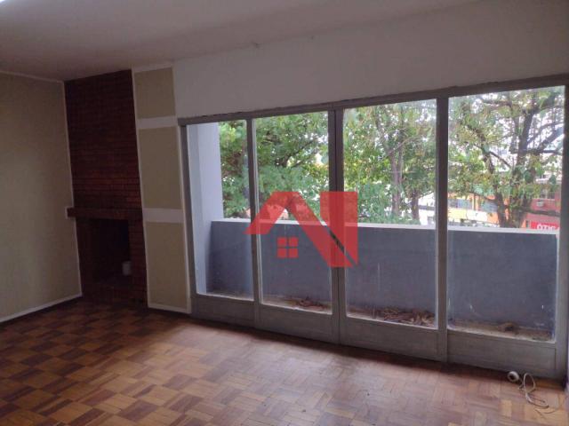 Apartamento para Aluguel com 3 quartos, 165 m² por R$ 2.000