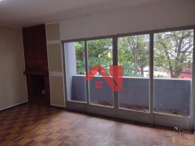Apartamento para Aluguel com 3 quartos, 165 m² por R$ 2.000