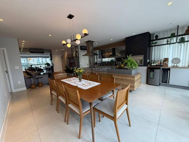 Apartamento para Aluguel com 3 quartos, 170 m² por R$ 16.000