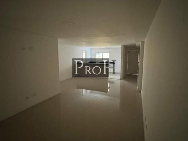 Apartamento para Aluguel com 3 quartos, 173 m² por R$ 4.000