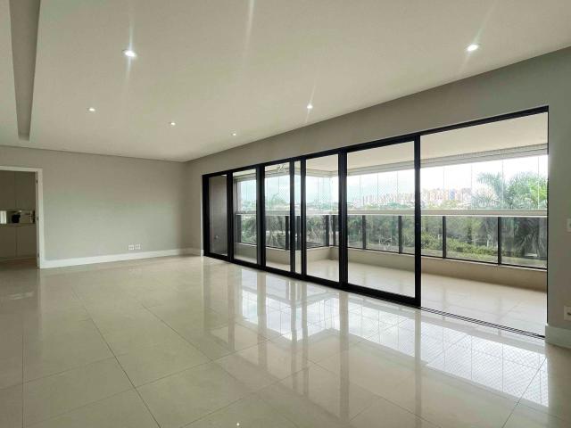 Apartamento para Aluguel com 3 quartos, 186 m² por R$ 10.000